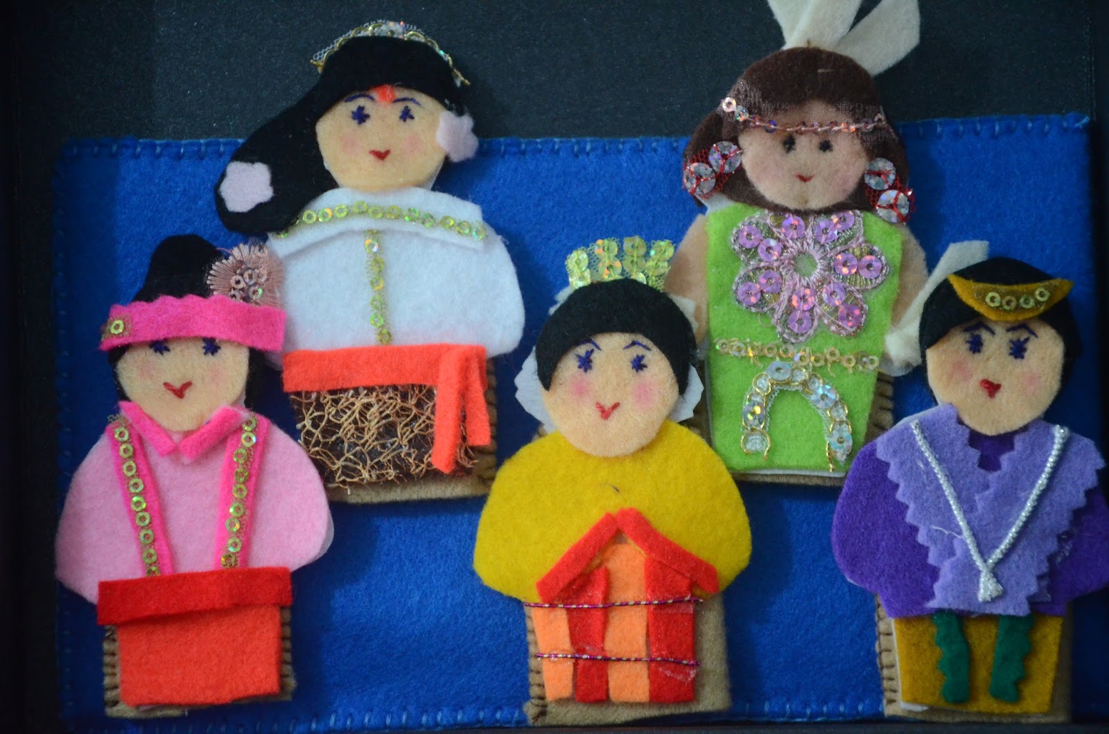 AFC- EDU- TOYS: Indonesia traditional costume-finger puppets (new series)