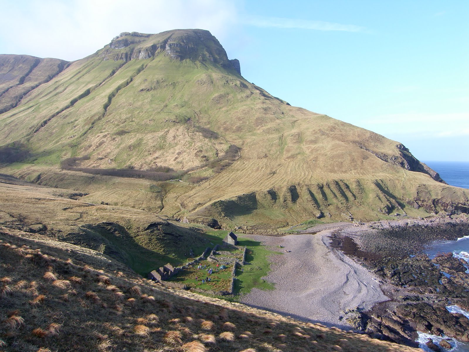 Cottages Scotland: Walking on the Isle of Rum April 2011