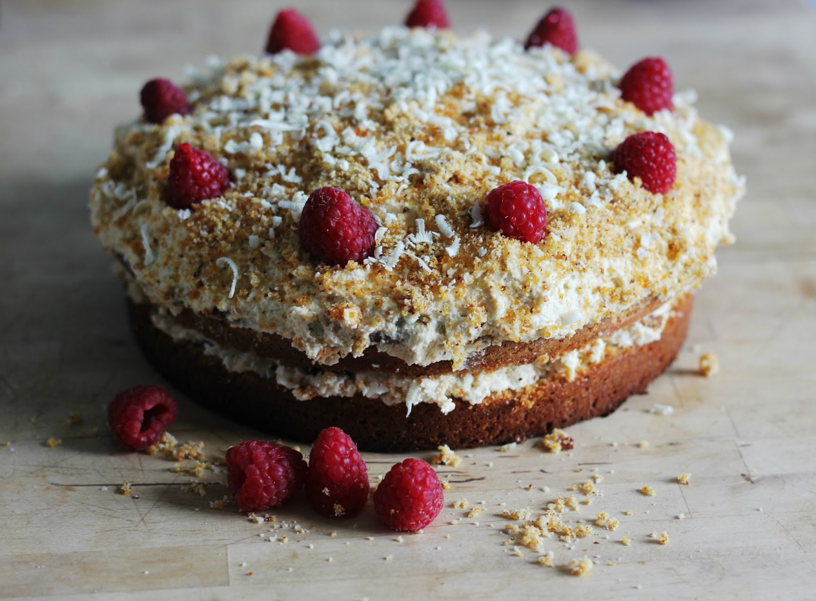 Domestic Sluttery: Let Her Eat Cake: Hazelnut Praline Cream Cake