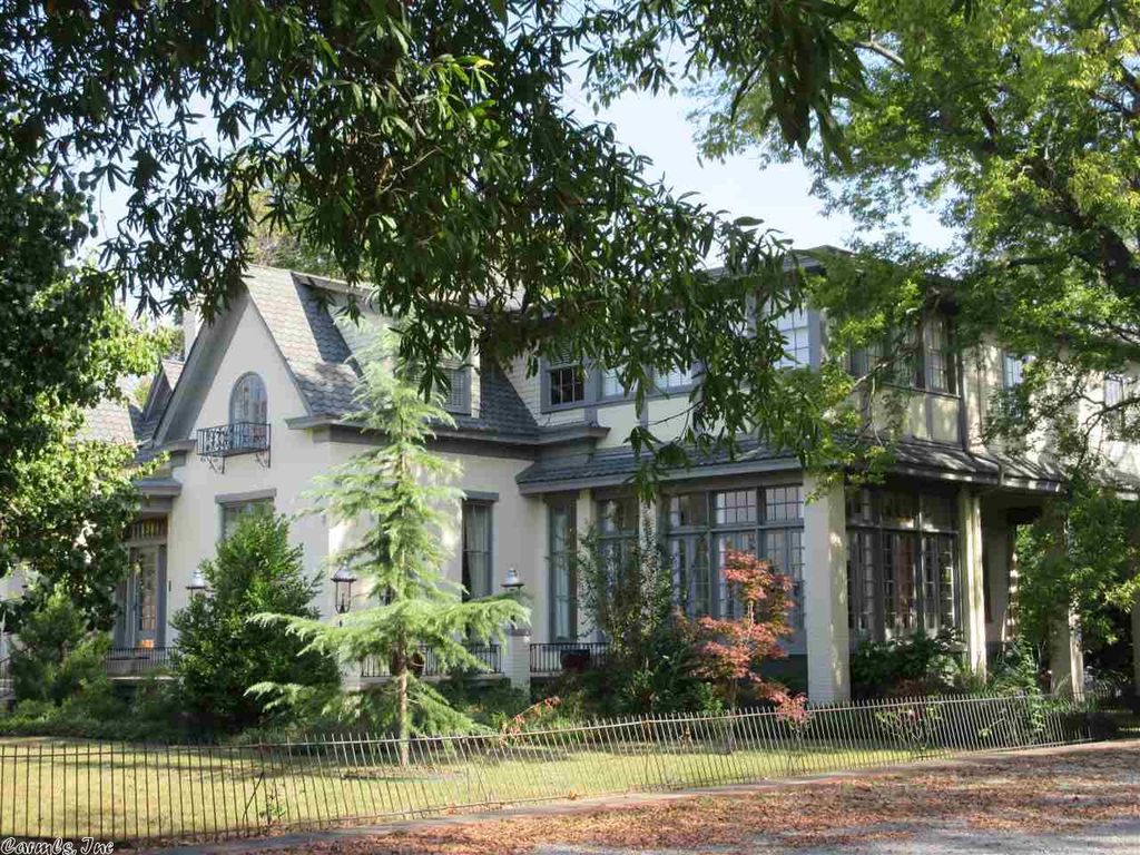 Sweet House Dreams: 1881 American Queen Anne, Colonial Revival ...