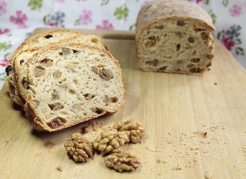 Cinnamon, Raisin and Walnut Bread. | Baking YummiesBakingyummies ...
