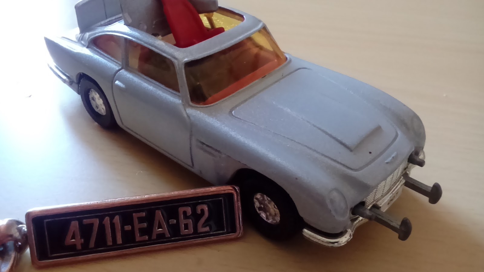 JAMES BOND MEMES: The Aston Martin DB5 revolving number plate