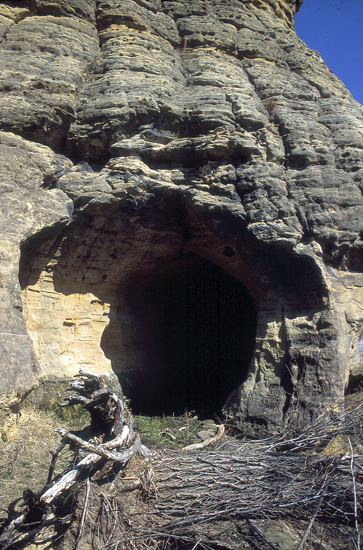 CSMS GEOLOGY POST: KANSAS FIELD TRIPS: CAVES AND ROCK CITY CONCRETIONS