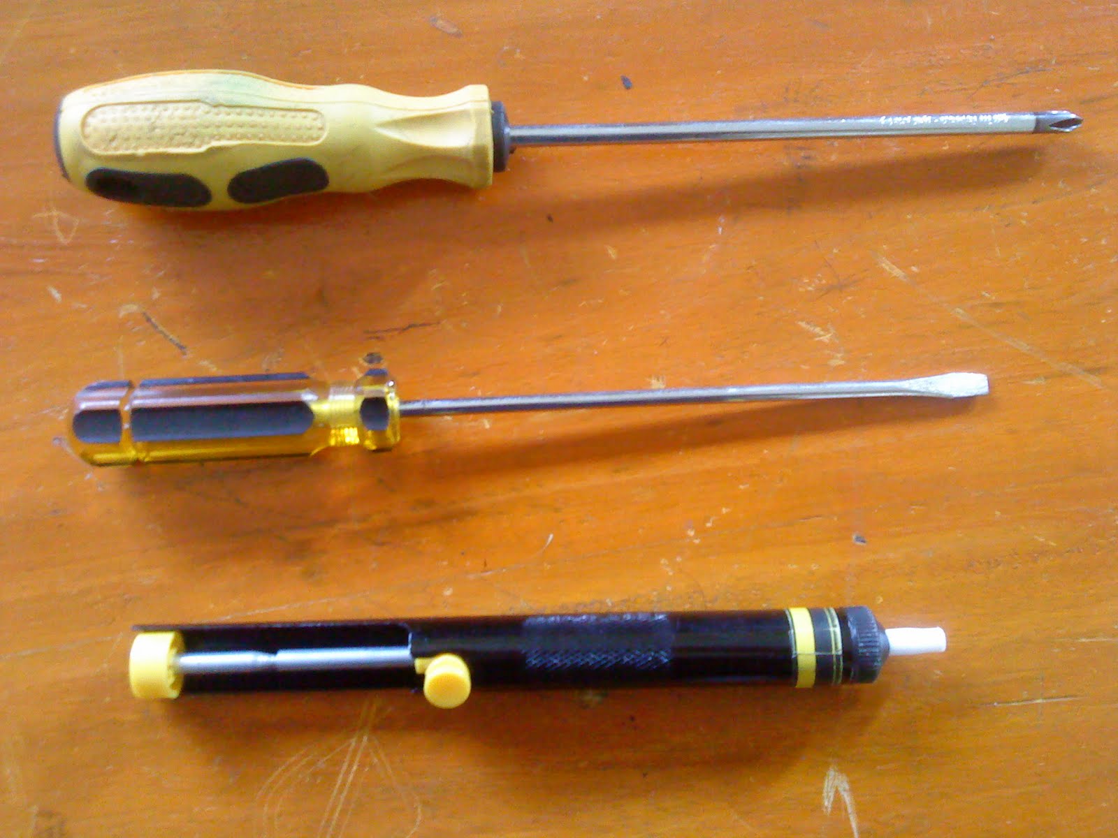 BELAJAR ELEKTRONIKA: PERALATAN ELEKTRONIKA