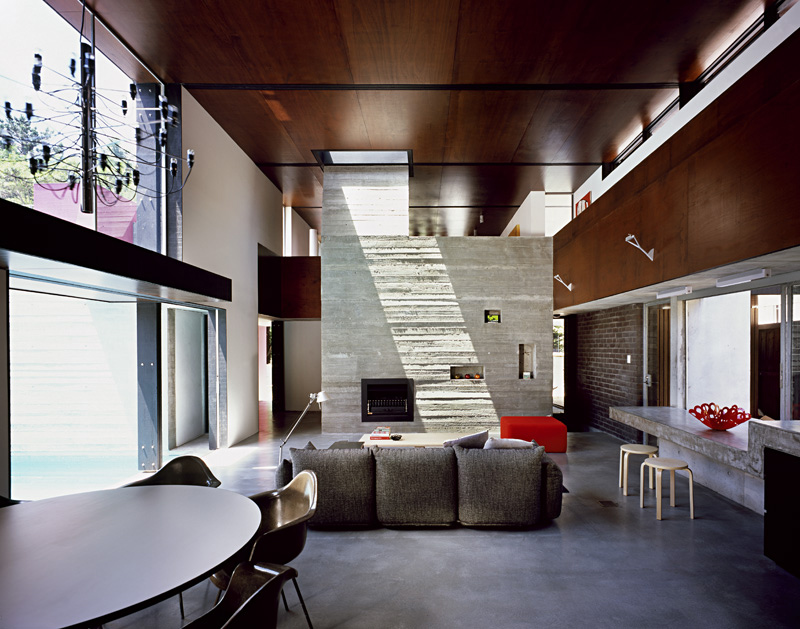 Central Living Space House Design Ideas | Home Decorating