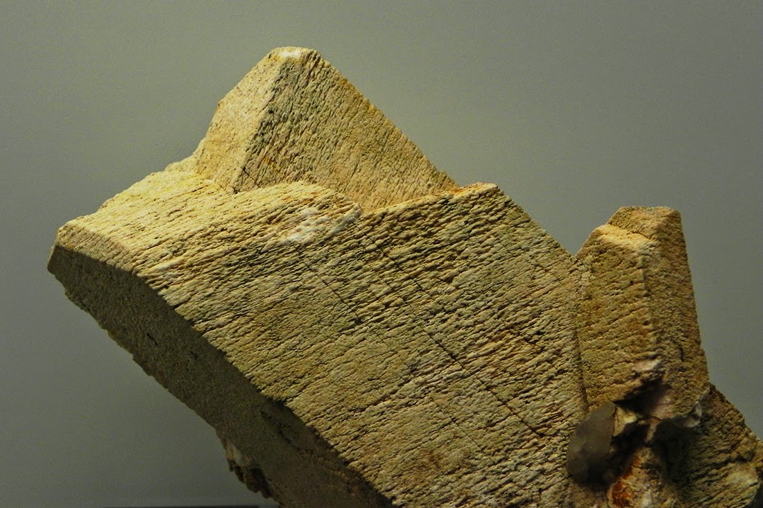 MINERALES: ORTOSA (ORTOCLASA) (Feldespato)