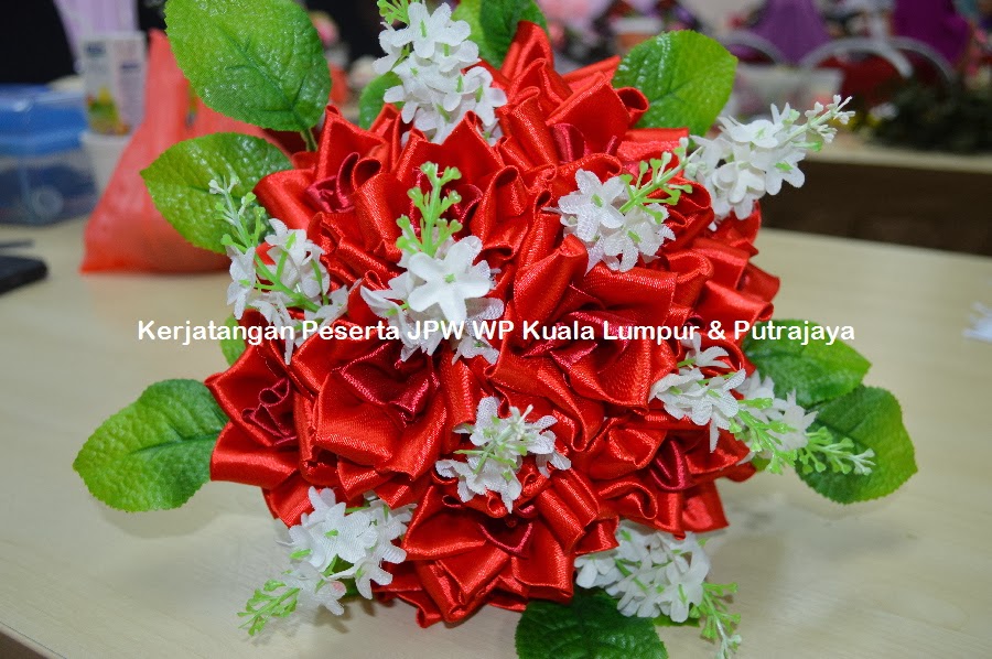 Suzana Mustafa: JAMBANGAN BUNGA TANGAN