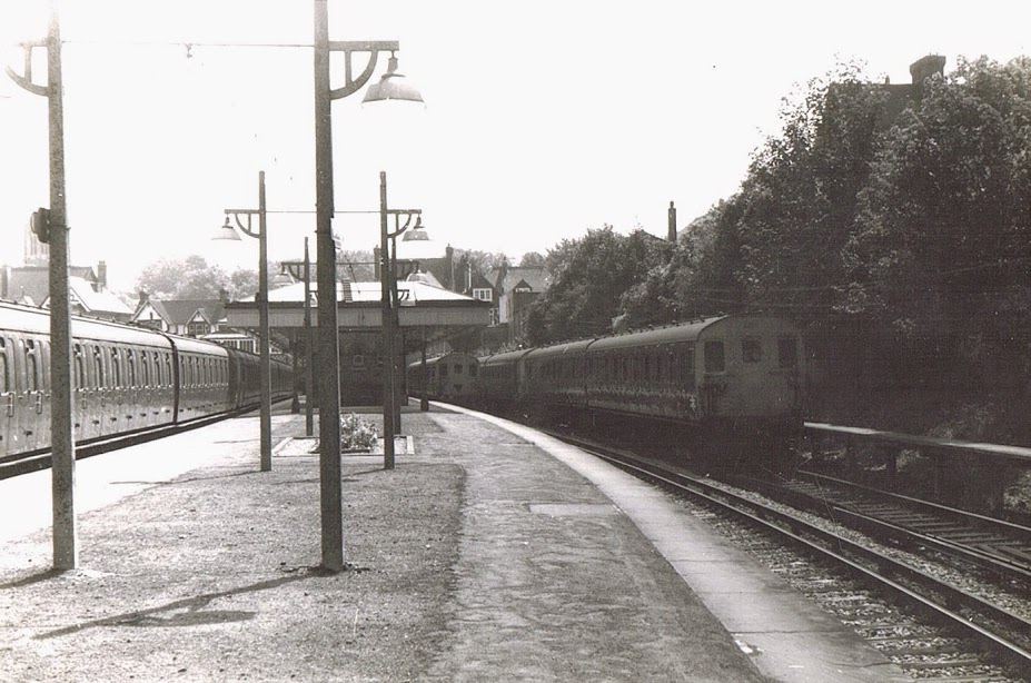 the rail thing: Caterham Station in 1973