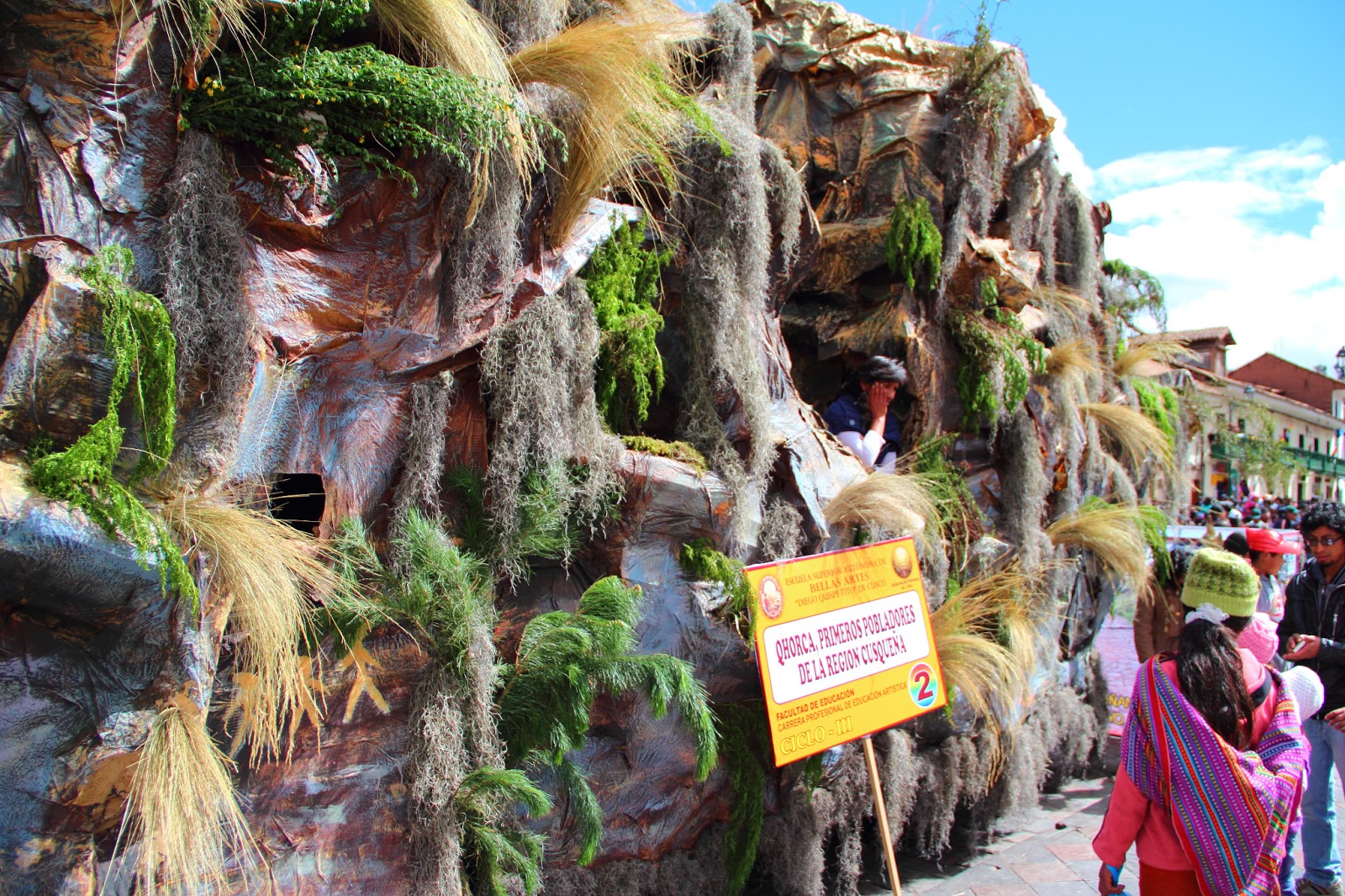CUSCO EN IMAGENES: DESFILE DE ALEGORÍAS ESABAC - 2013