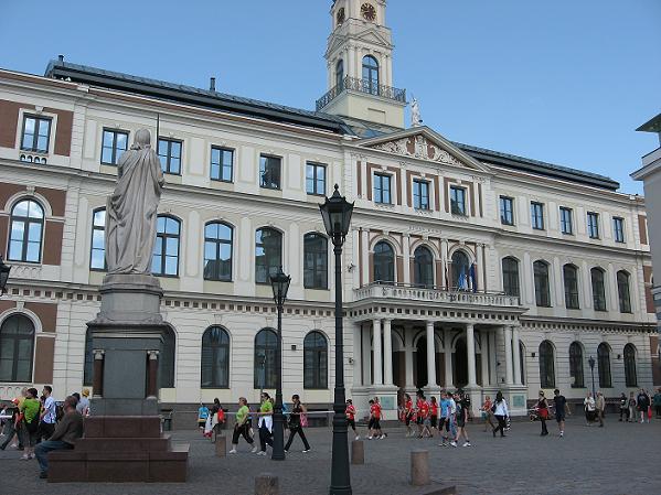 The Lost Fort: A Hansa Town between the Archbishop of Riga and the ...