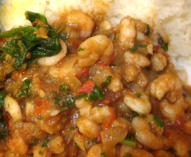 L H T & R: Steps to prepare Prawn patia