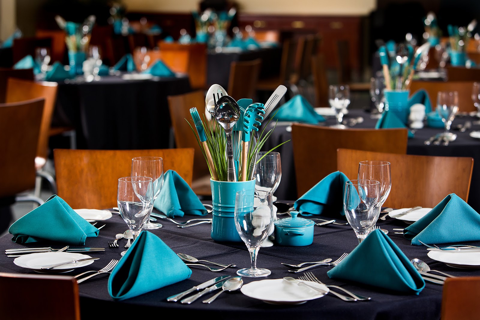 The Art of the Plate: Thanks to Le Creuset for Our Dining Room Centerpieces