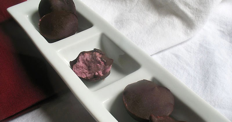 Cashew-Cream Filled Raspberry Chocolates | Lisa's Kitchen | Vegetarian ...