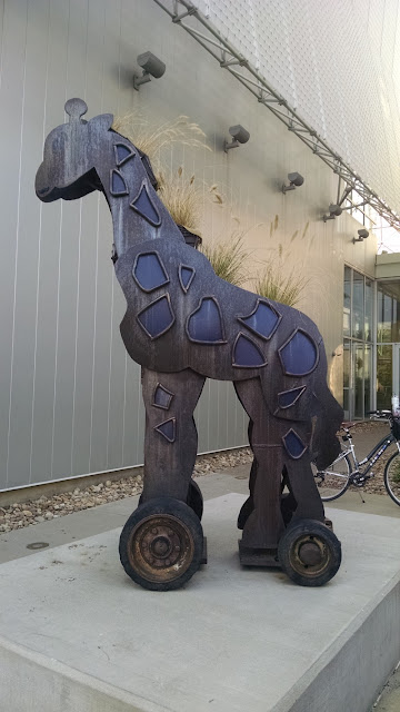 Pittsburgh Murals and Public Art: Steel Giraffe by Tim Kaulen