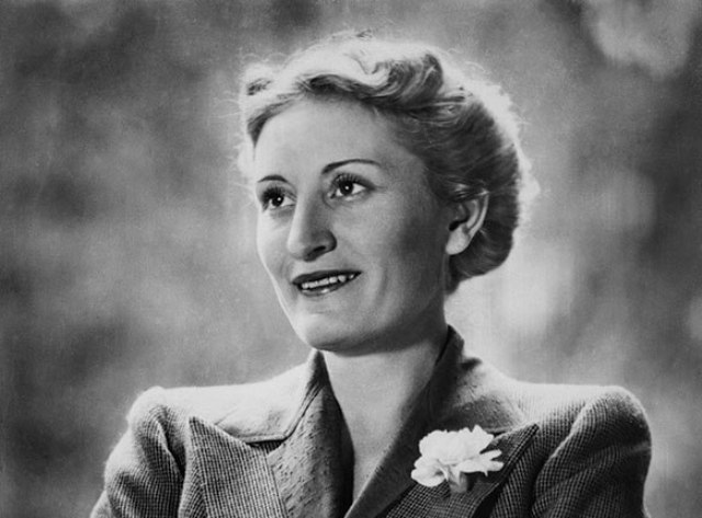 Pireorama ιστορίας και πολιτισμού: Η Έντα Μουσολίνι στον Πειραιά και ο ...