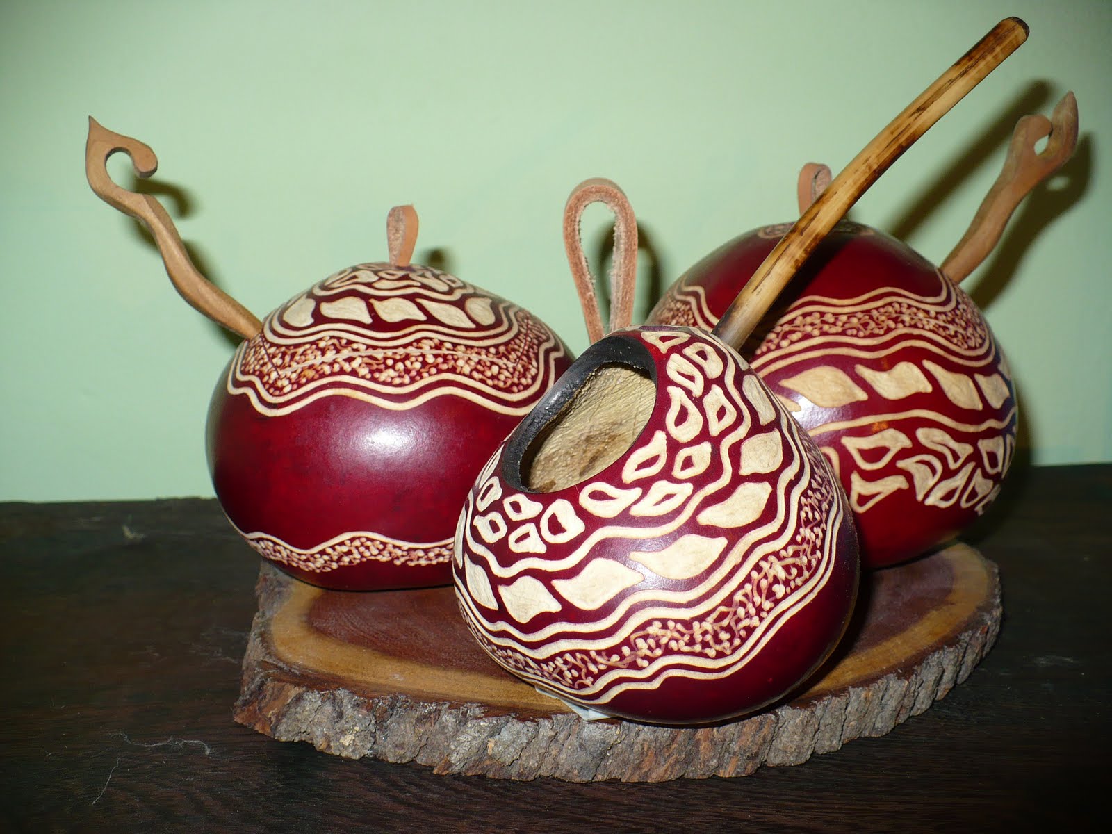 ANDAIRES. matesartesanales: Mate Galleta tallado