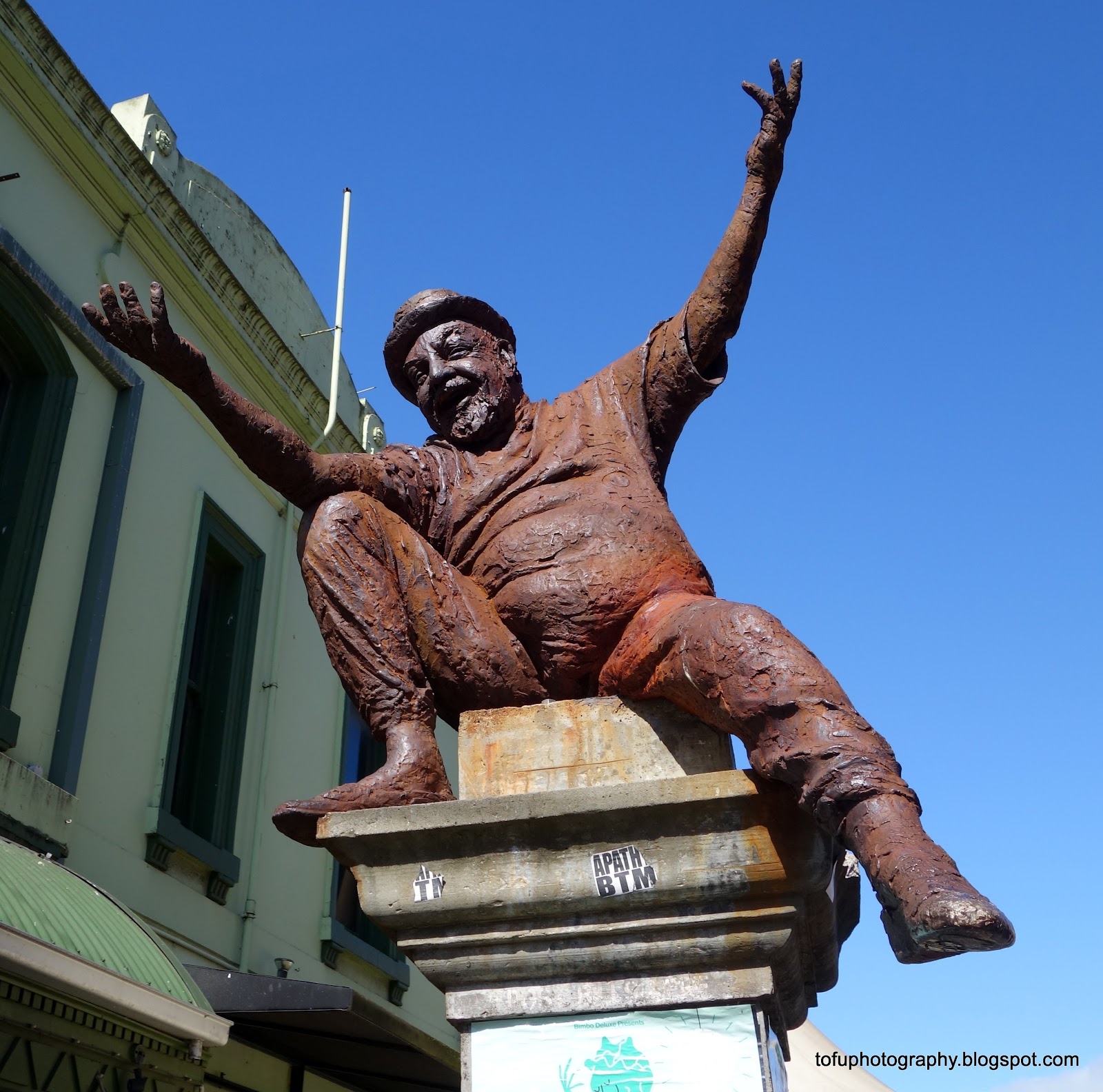Tofu Photography: A statue of a rotund man in North Fitzroy, Melbourne