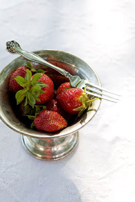 A WHITEWASHED COTTAGE: Lovin' The Silver Strawberry Fork
