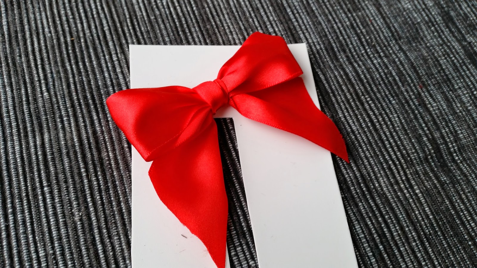 Haarukoi pakettiisi täydellinen rusetti | Kaikki Paketissa