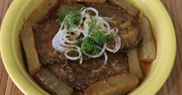 Shobha's Food Mazaa: MUJ GAAD / KASHMIRI FISH WITH RADISH