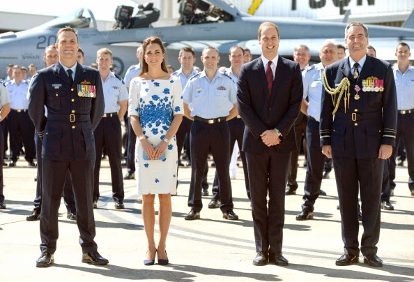 Kate Middleton Into Fighter Jet (PHOTOS)