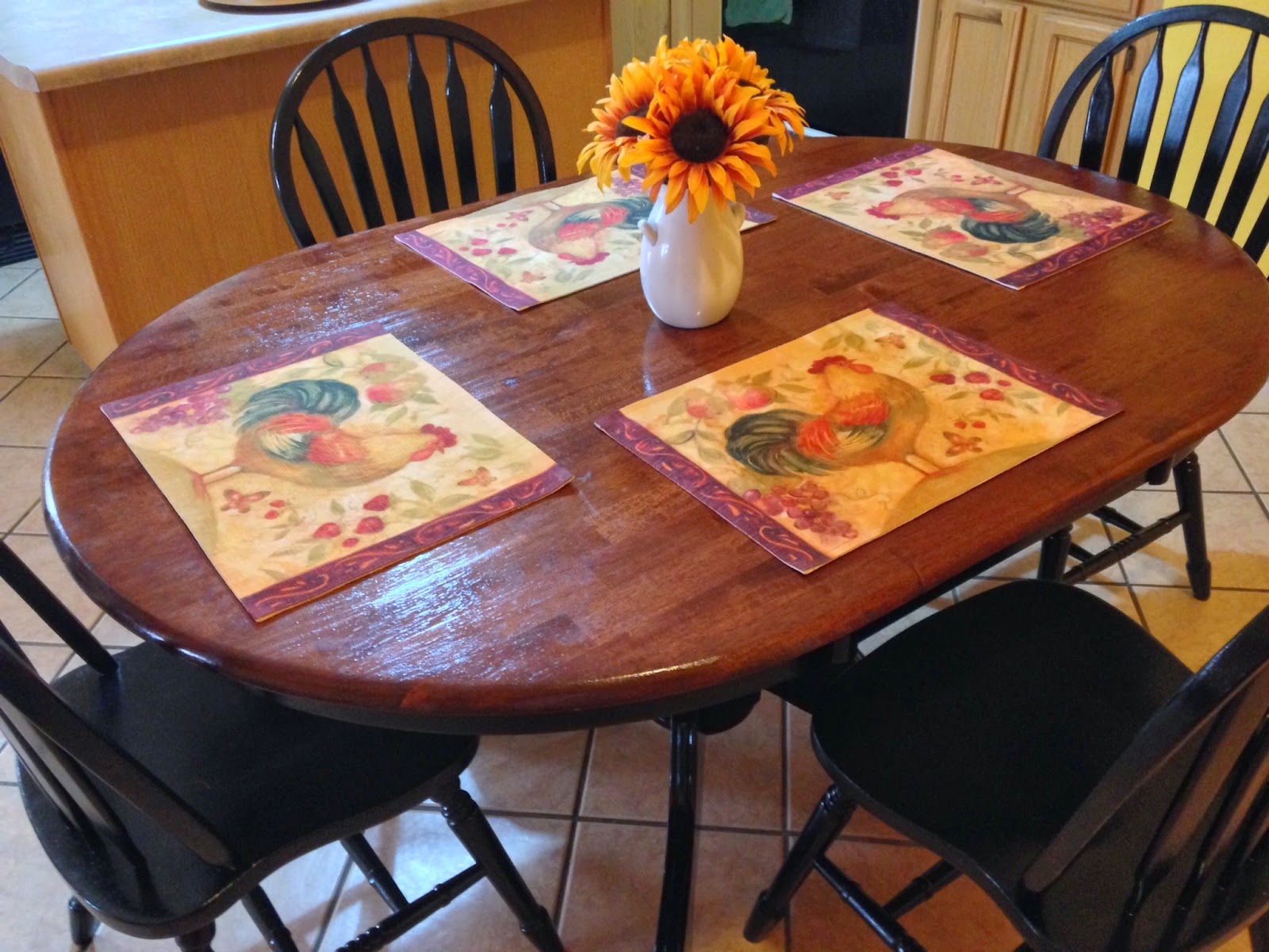 Grace Lucky's DIY: Refinished kitchen table; French country style