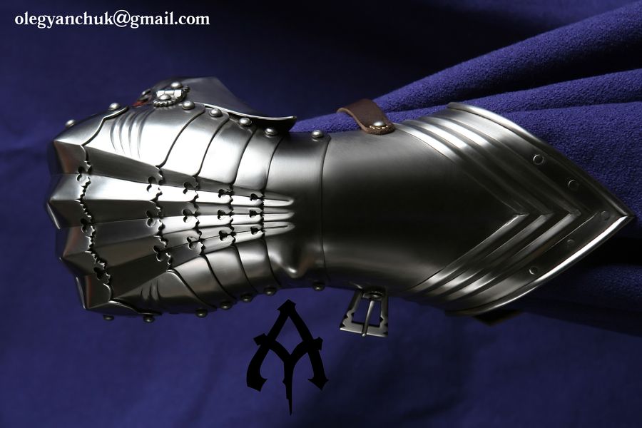 Armouring Art: Late 15-th C .Gothic Gauntlets