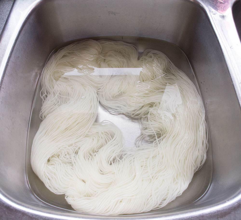 The Impatient Dyer: How To - Hand Painted Yarn