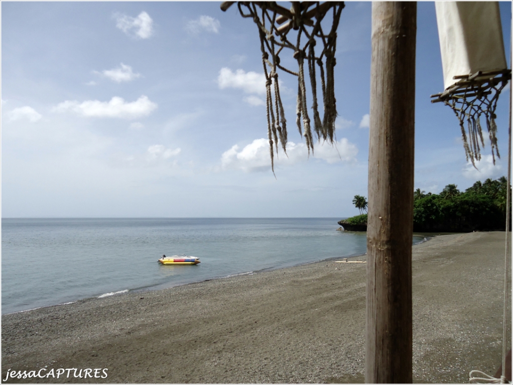 the traveller & her thoughts: KUTING REEF beach resort