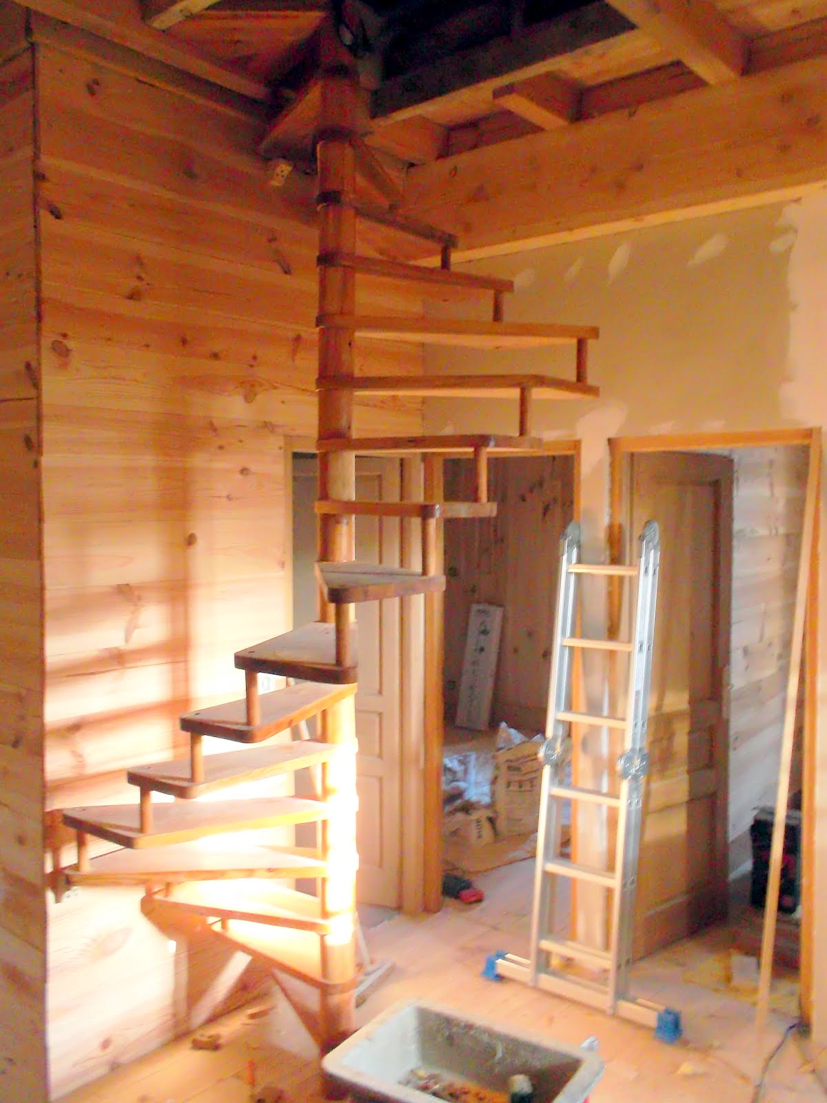 menuisier createur: escalier colimaçon avec barodage