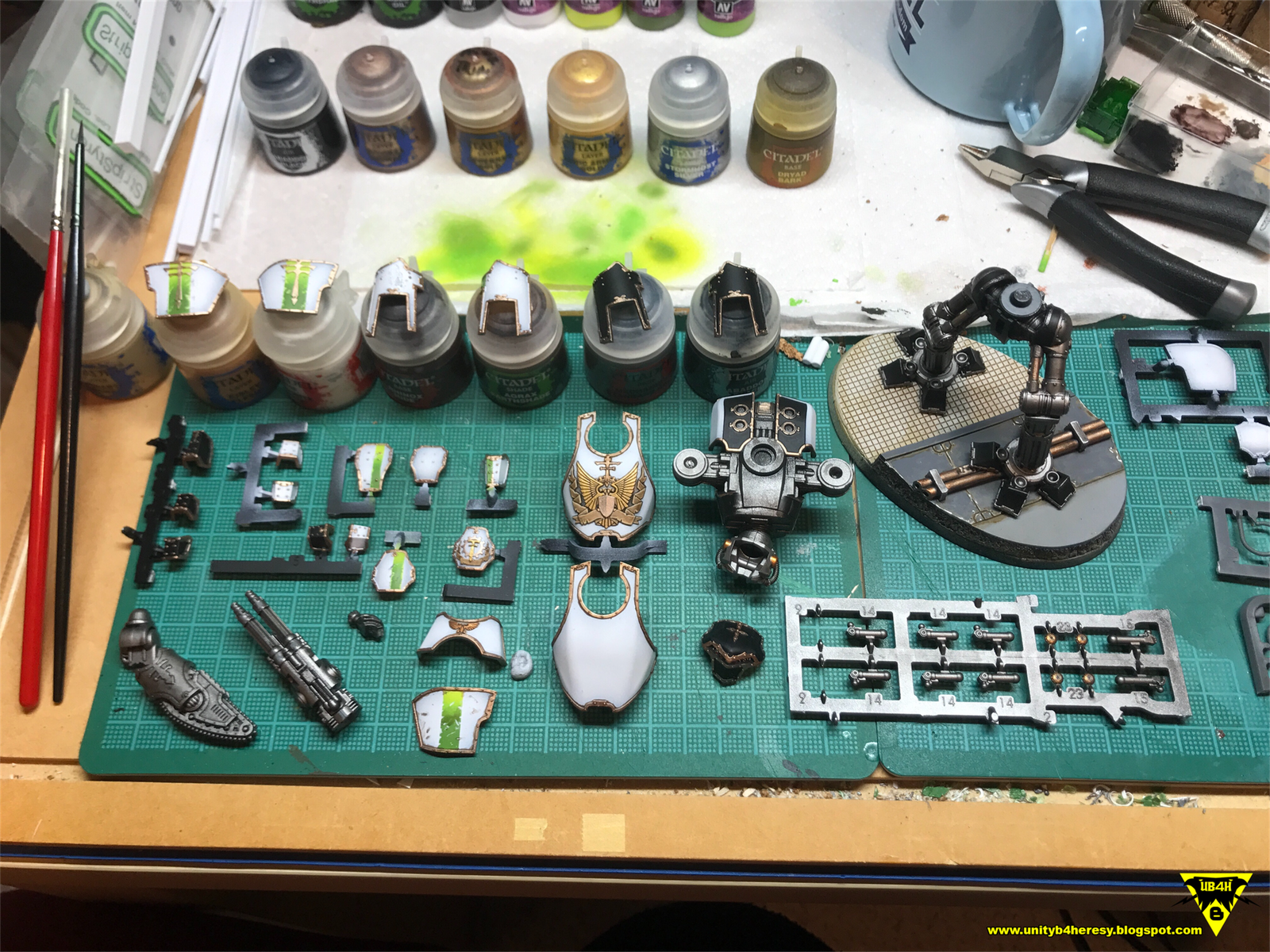 Adeptus Titanicus - Legio Defensor Titan Build and Paint.