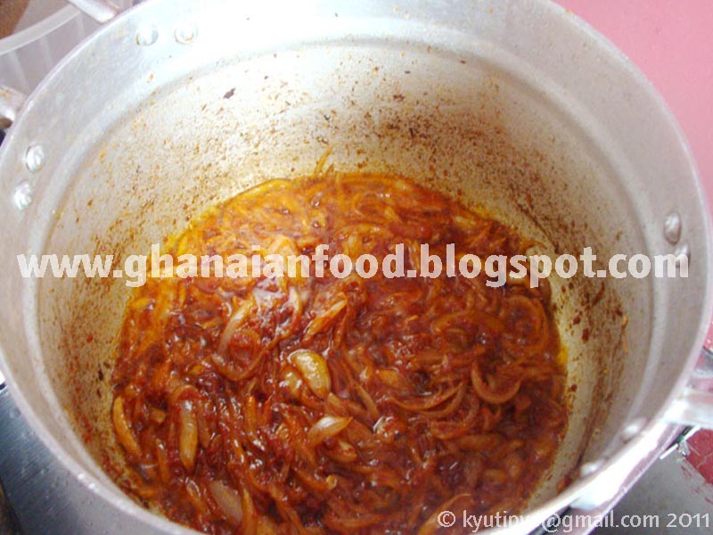 Ghanaian Food: Chicken Stew with Rice and Plantain