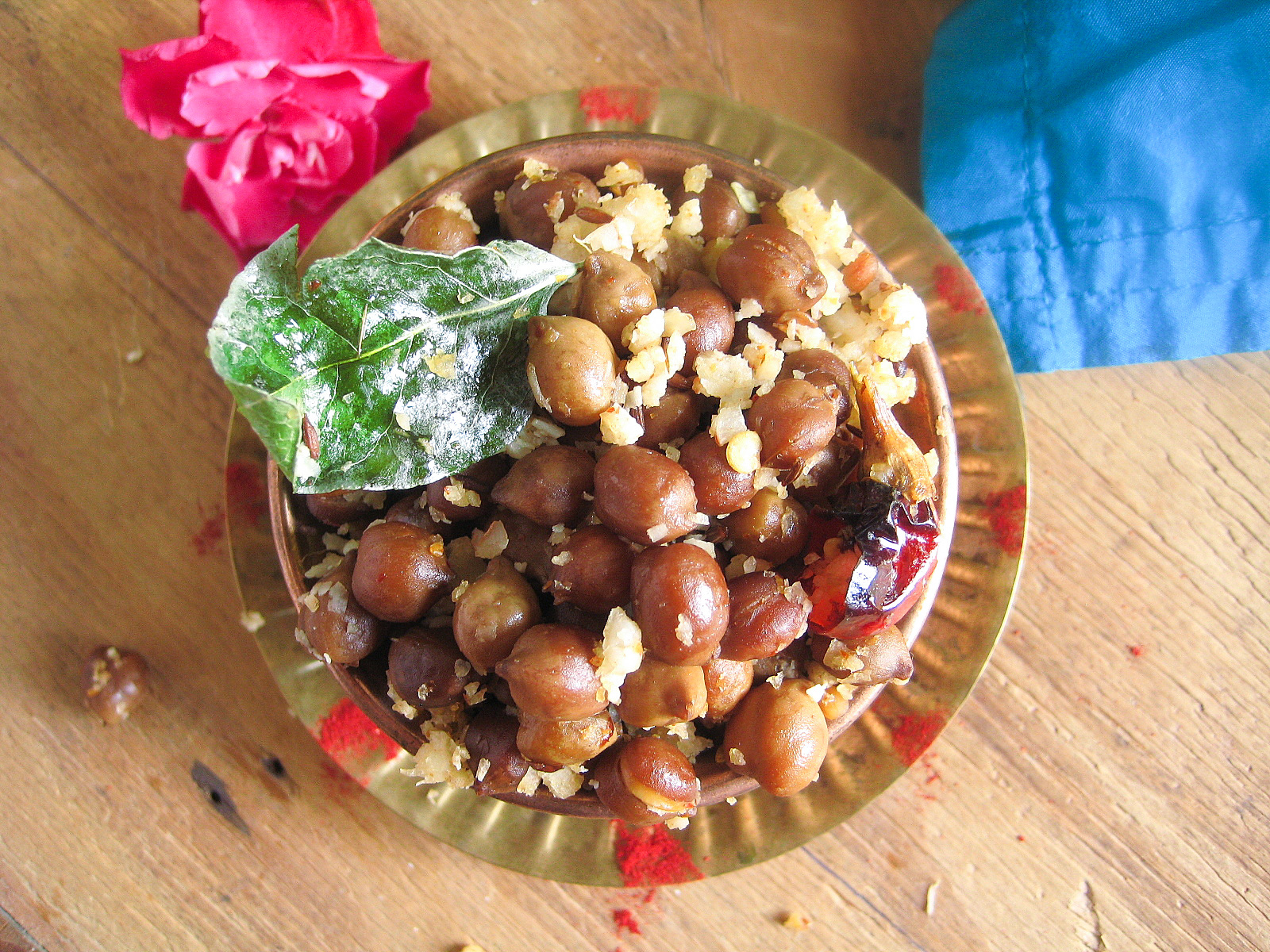 madhuri's kitchen: senagala talimpu / tempered black chickpeas