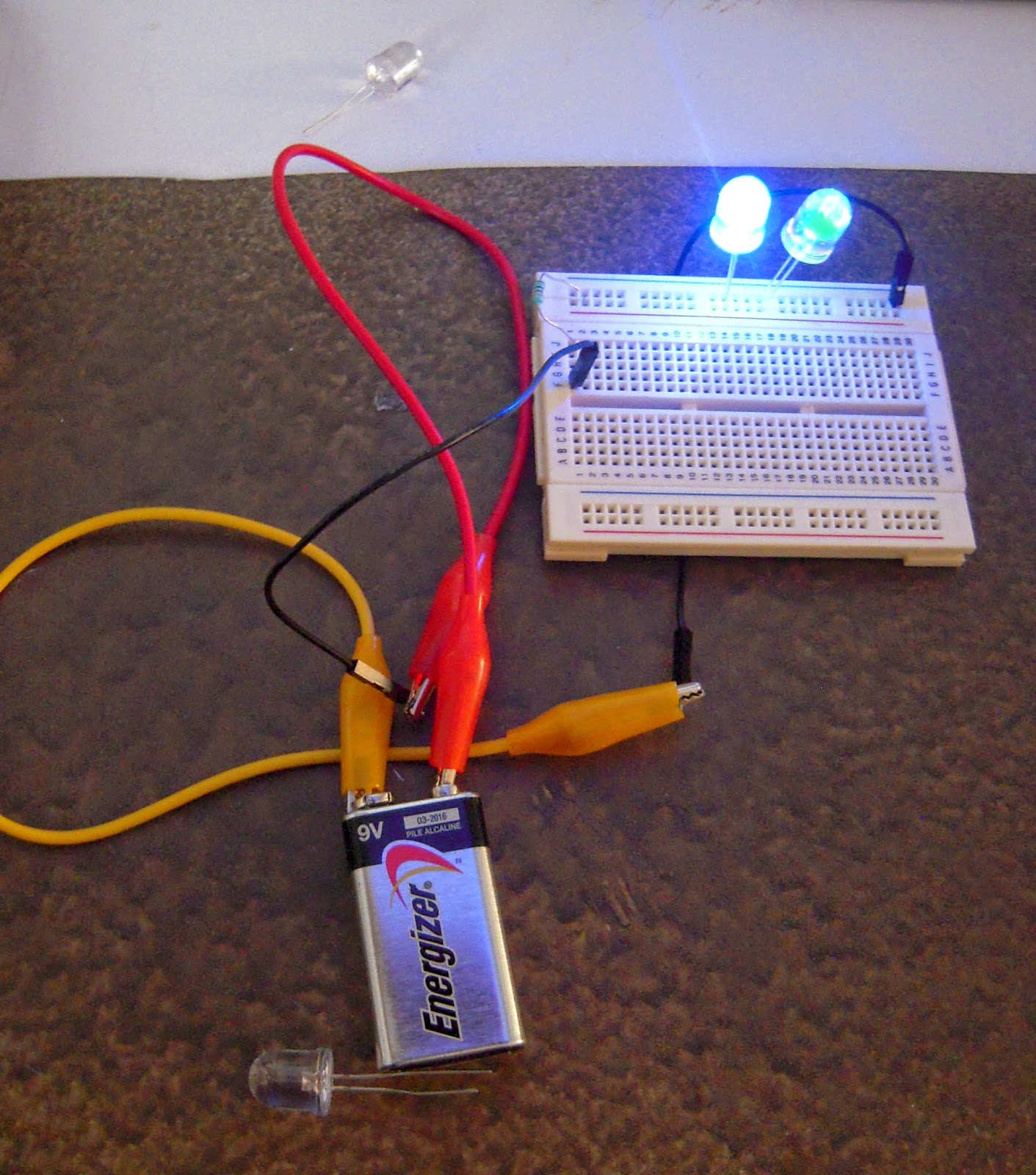 CAROLINA VILLANUEVA LUCERO: Electrónica lista