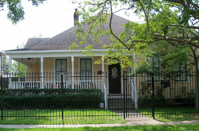 SUSAN'S COLORFUL LIFE: Colorful Yellow Houses
