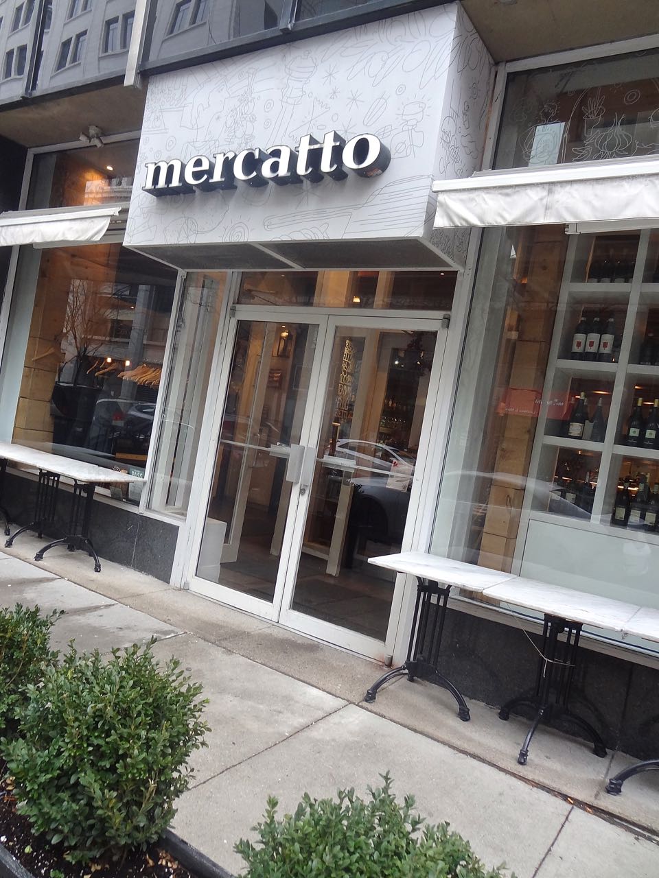 Scrumpdillyicious: Mercatto on Toronto Street: Our Local "Italian"