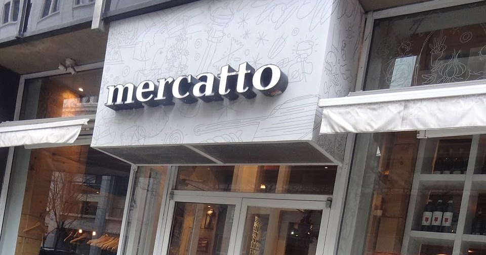 Scrumpdillyicious: Mercatto on Toronto Street: Our Local "Italian"