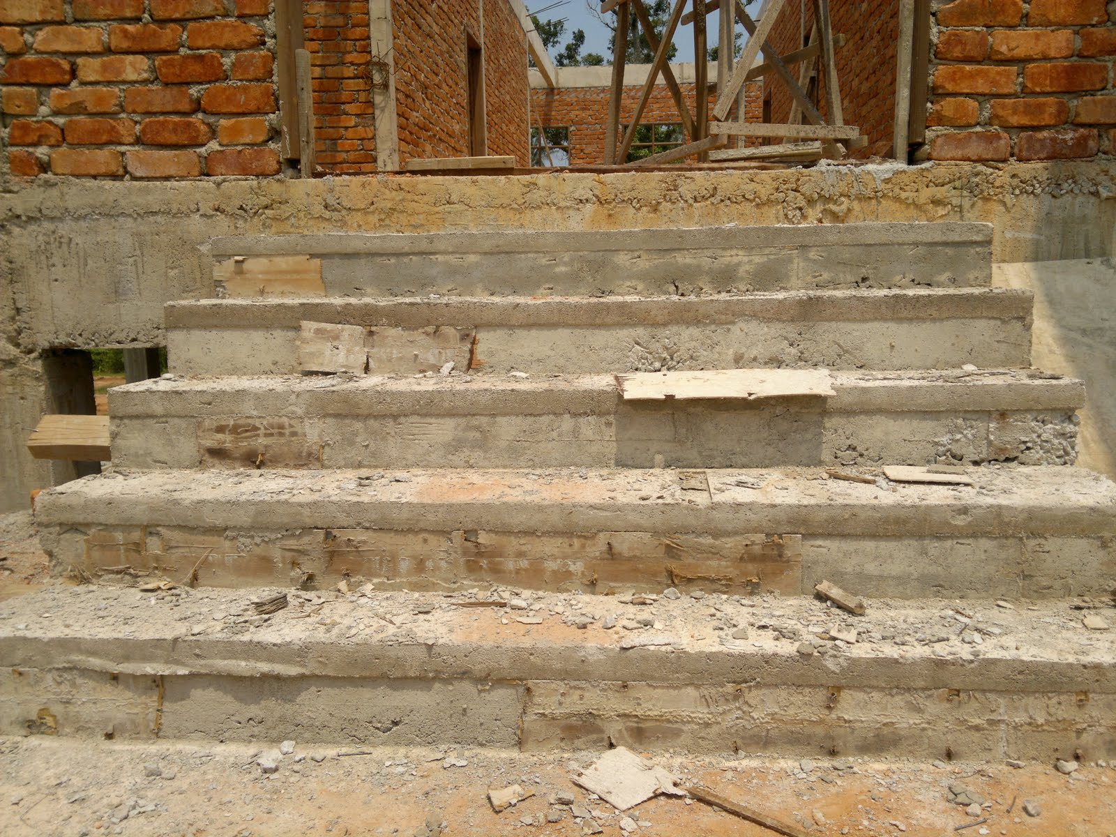 Hartanah Property Terengganu: Tangga Konkrit