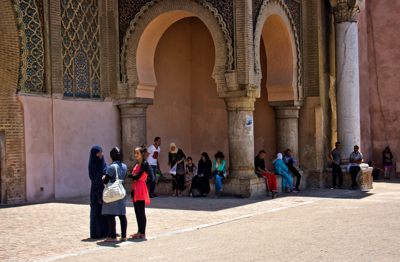 Dancing to Sculpture: Women in Morocco