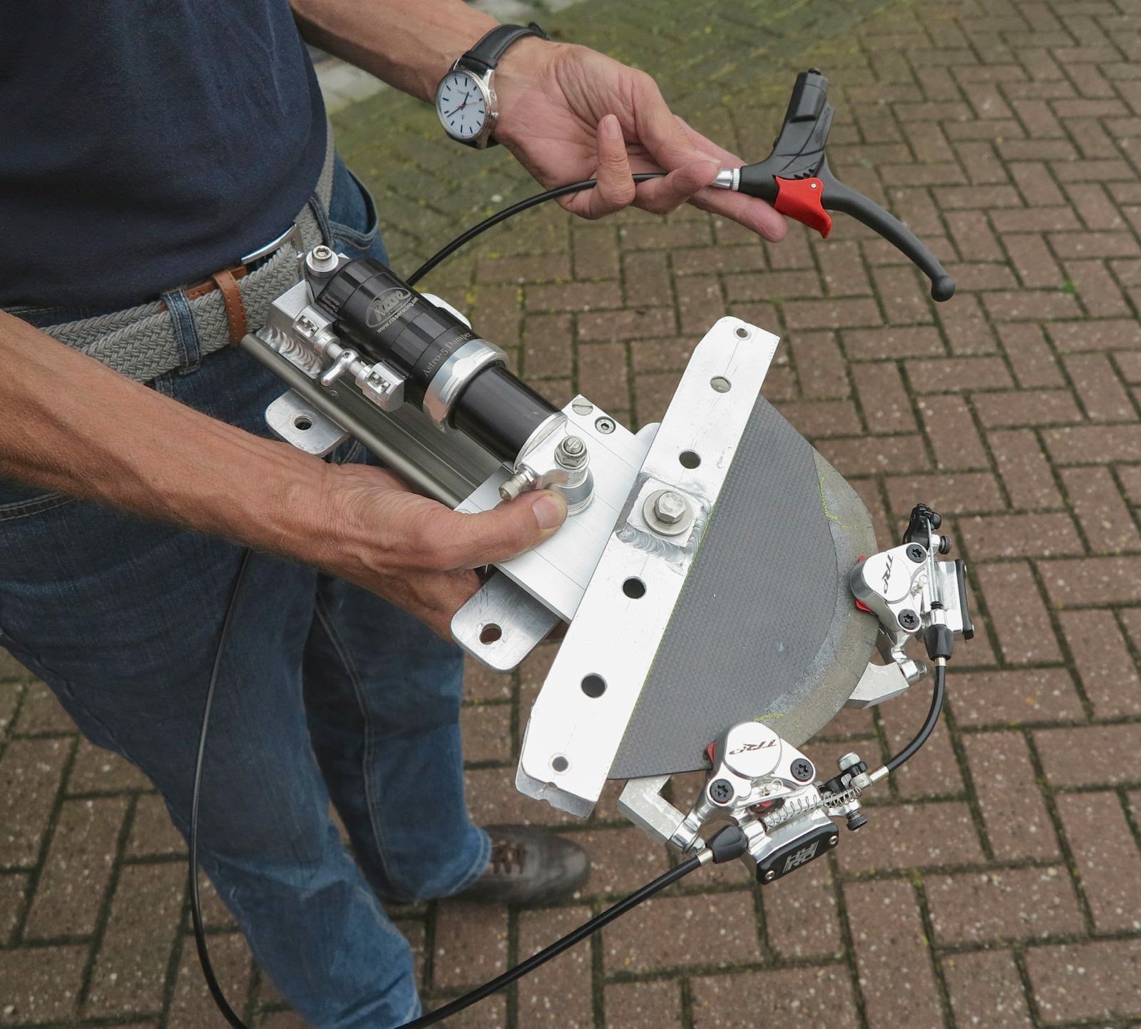 Velomobiel Quest en Wim Schermer: VeloTilt lock en racekappen