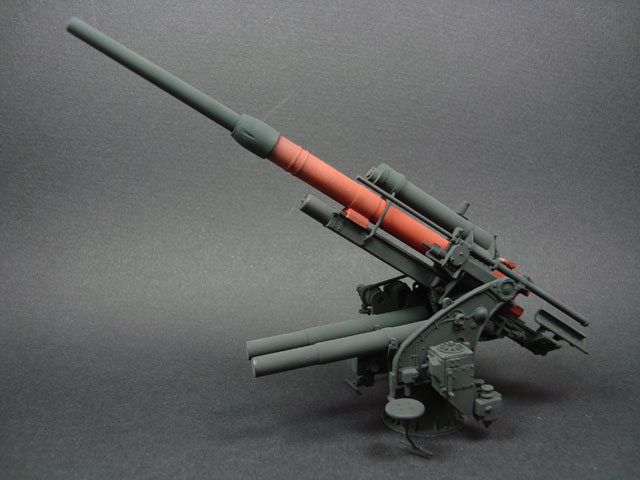 ARMOURED FIGHTING VEHICLE: German 88mm Gun Flak36 on Pz.Kpfm.KV-1 756(r ...