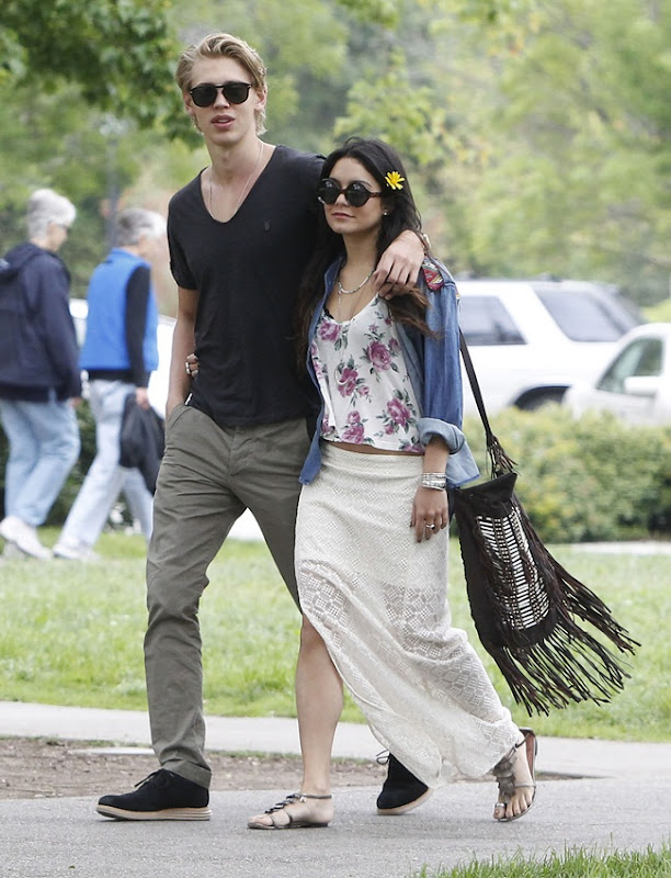 (= PaRa ToDoS =): Vanessa Hudgens y Austin Butler: Besos y poses para ...