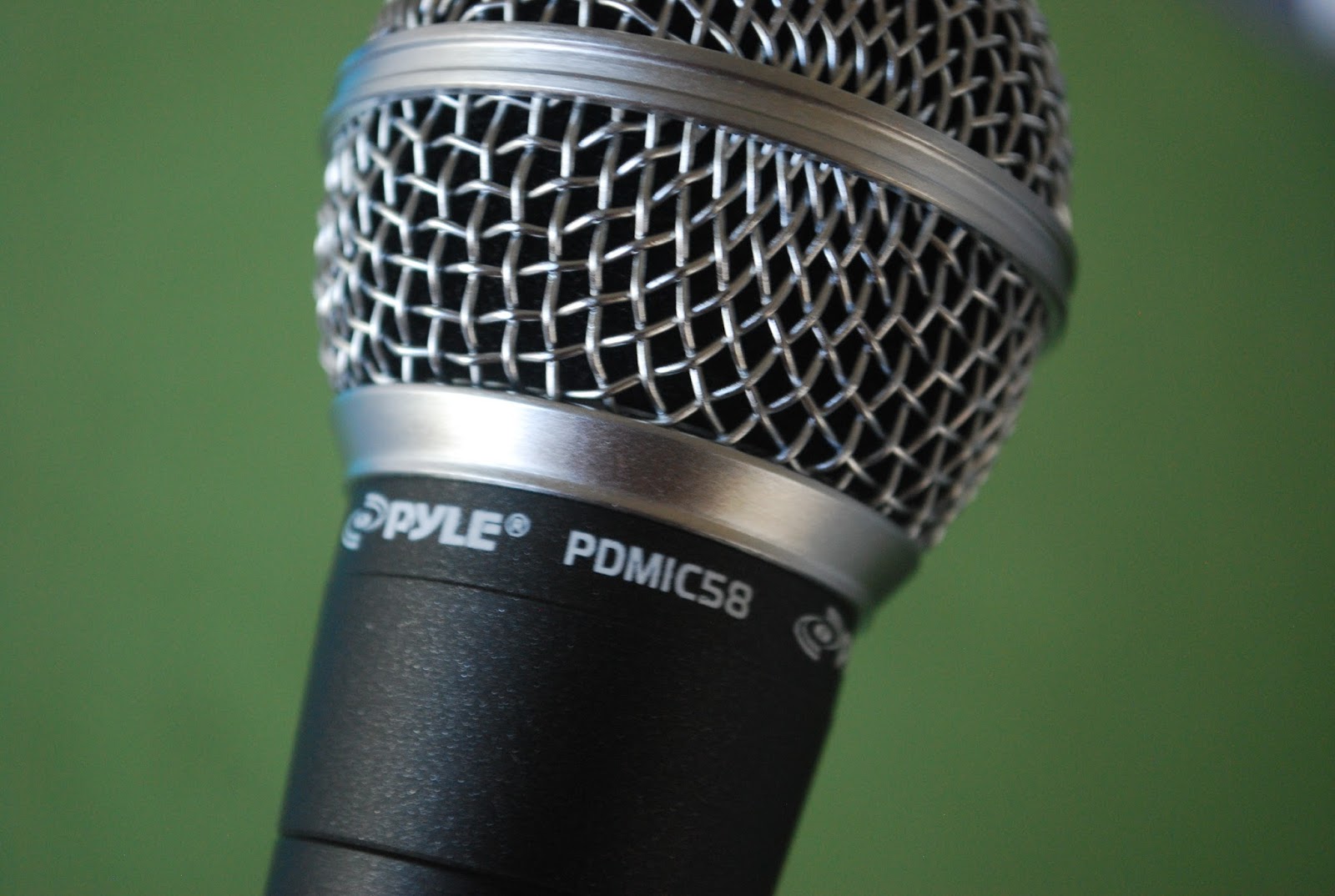 Rex and the Bass: Pyle PDMIC58 Budget Microphone Review