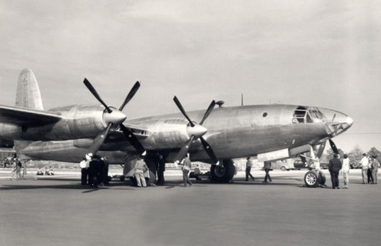 Jet & Prop by FalkeEins: Republic XR-12 Rainbow