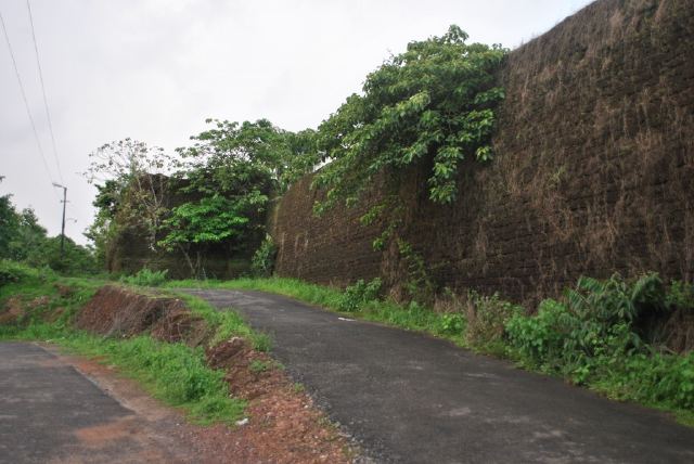 God's Own Country: Forts