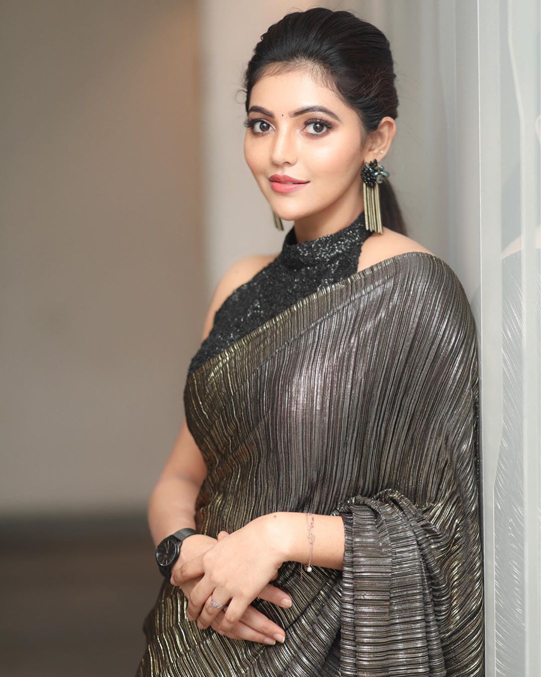 Actress Athulya Ravi New Beautiful Photoshoot HD