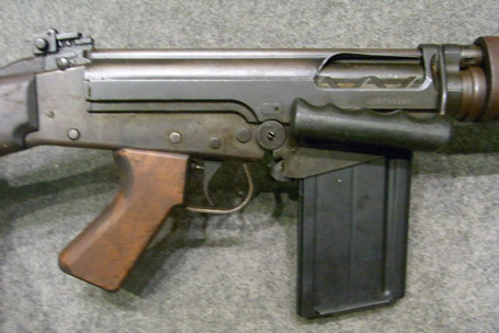 Armi usate web portal: FAL L1A1 F1 PNG accorciato calibro 308