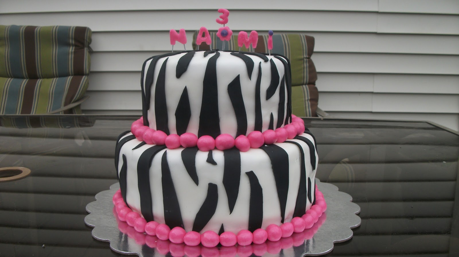 Sweet Zoe Cakes: Naomi's 1st birthday