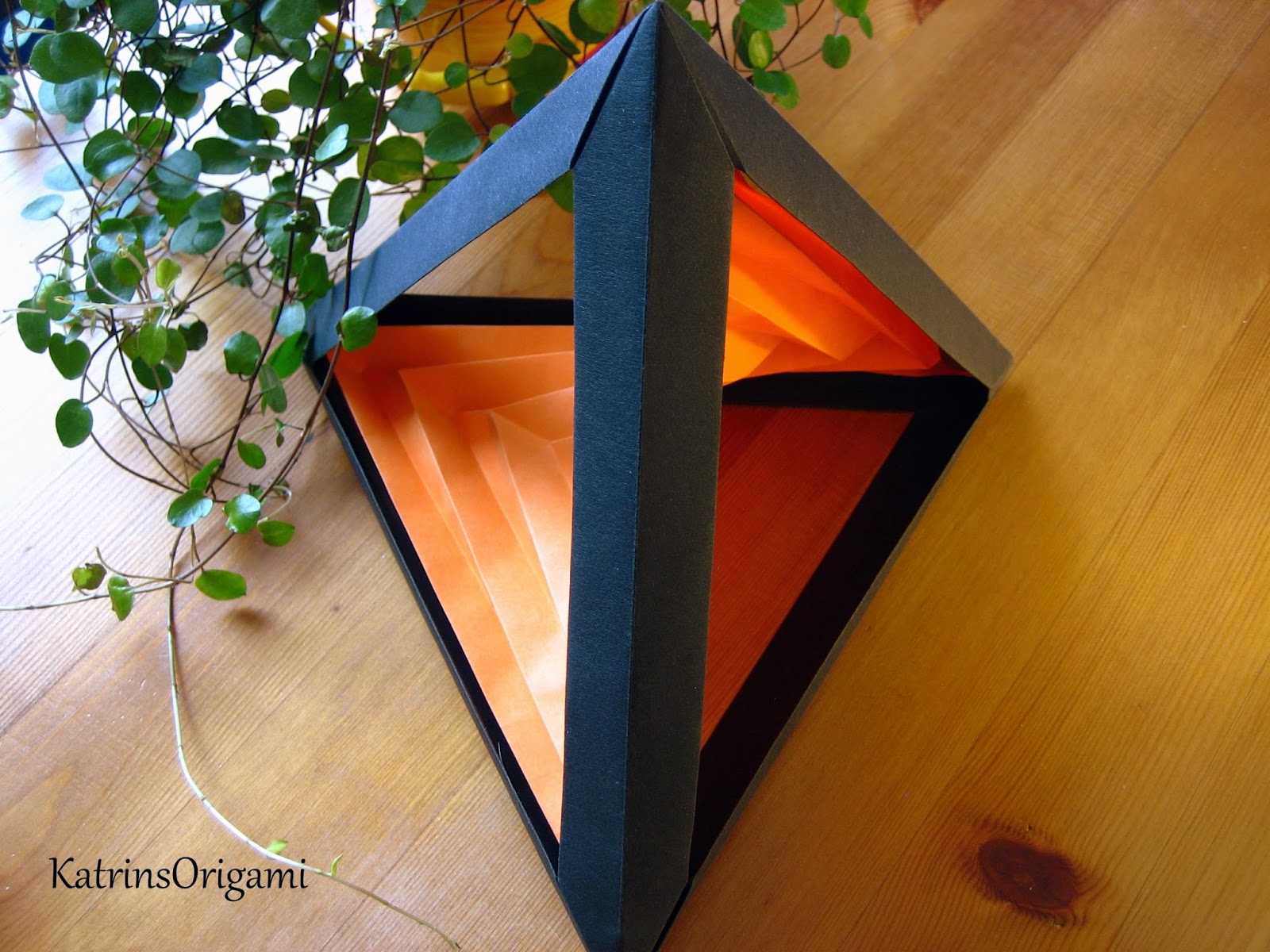 Origami die Kunst des Papierfaltens: Origami Hyperbolic Parabolid