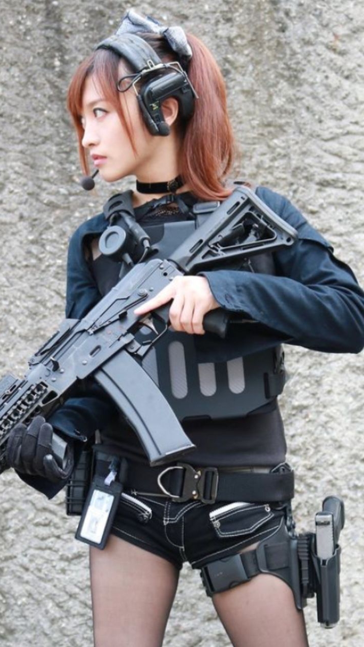 Amazing WTF Facts: Cute Asian Girls With Guns - Japanese Cosplay Armed ...